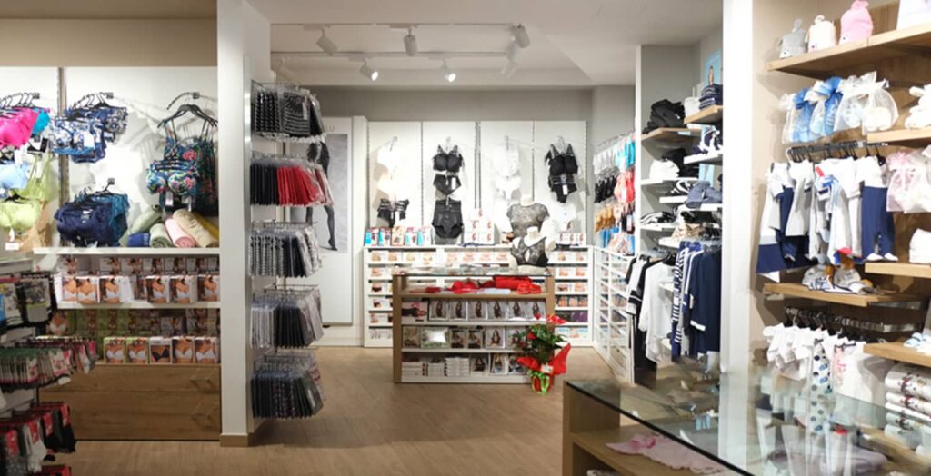 Realizzazione arredo negozio intimo: Valeria Intimo - Racale (LE)