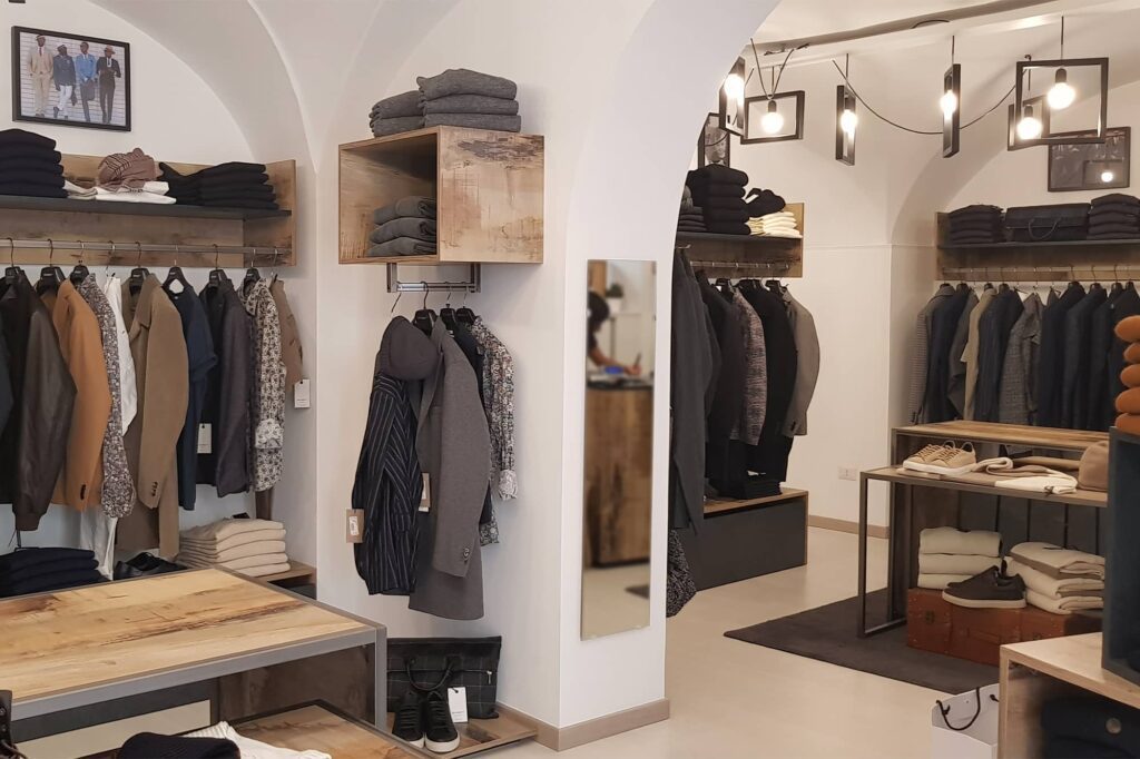 Arredamento negozi abbigliamento