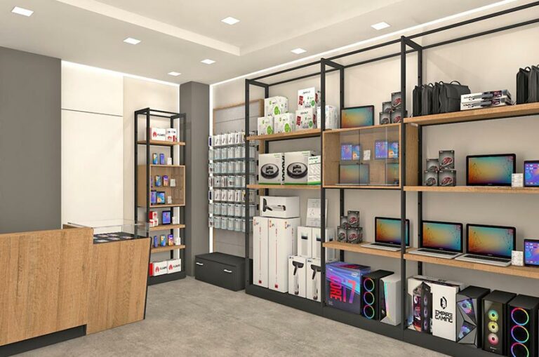 Realizzazione arredo negozio elettronica: Loopy Computer - Bari